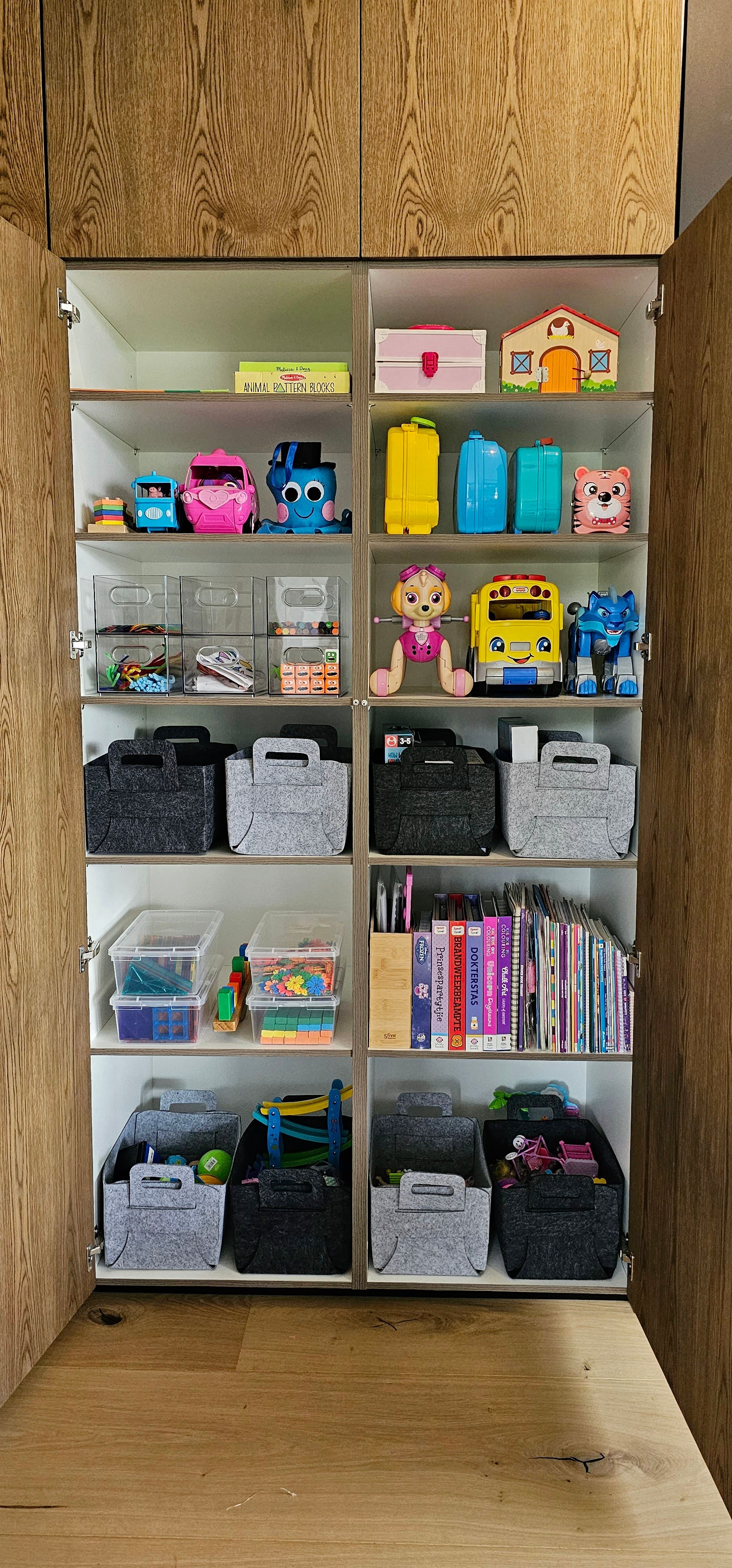 MK Method | Wardrobe