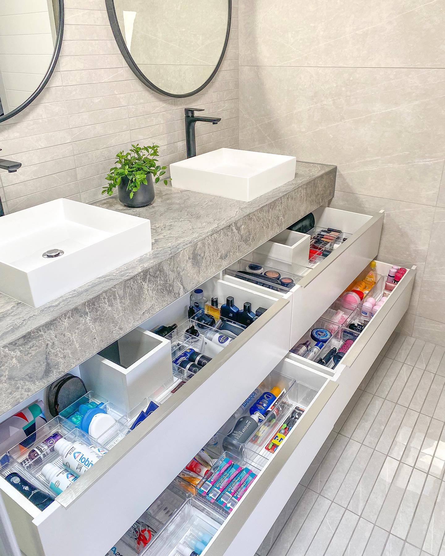 MK Method | Wardrobe