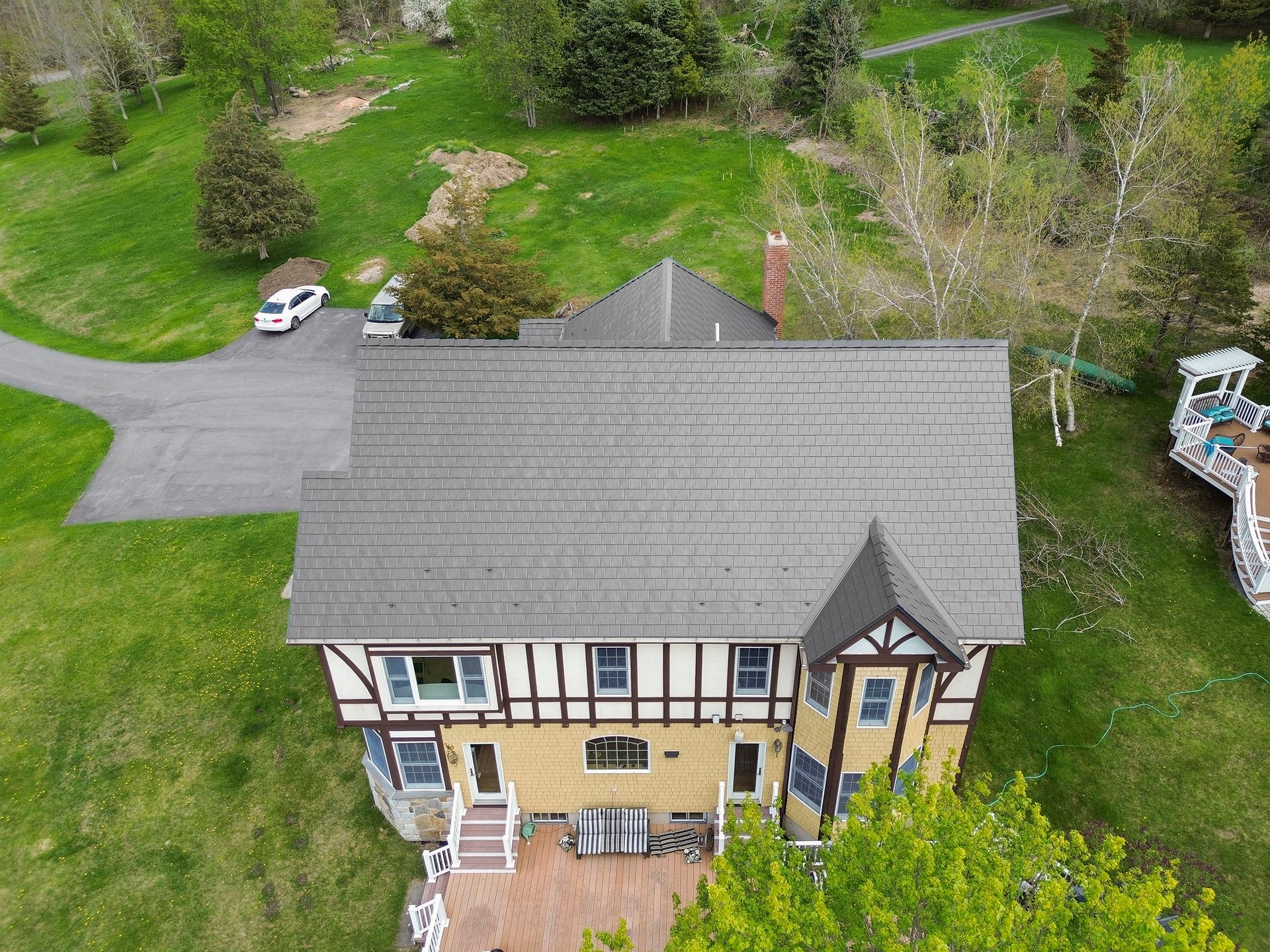 Madbury, NH USA 🇺🇲 Deep Charcoal Interlock® Slate Metal Roofing System ...