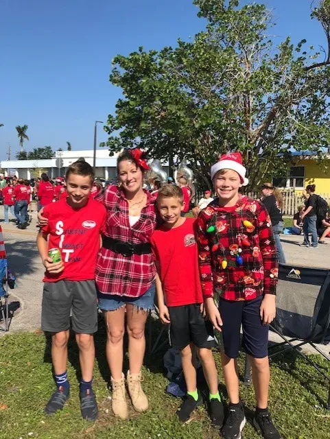 2022 Christmas parade/Centennial Bank hot dog sale fundraiser for DFPG