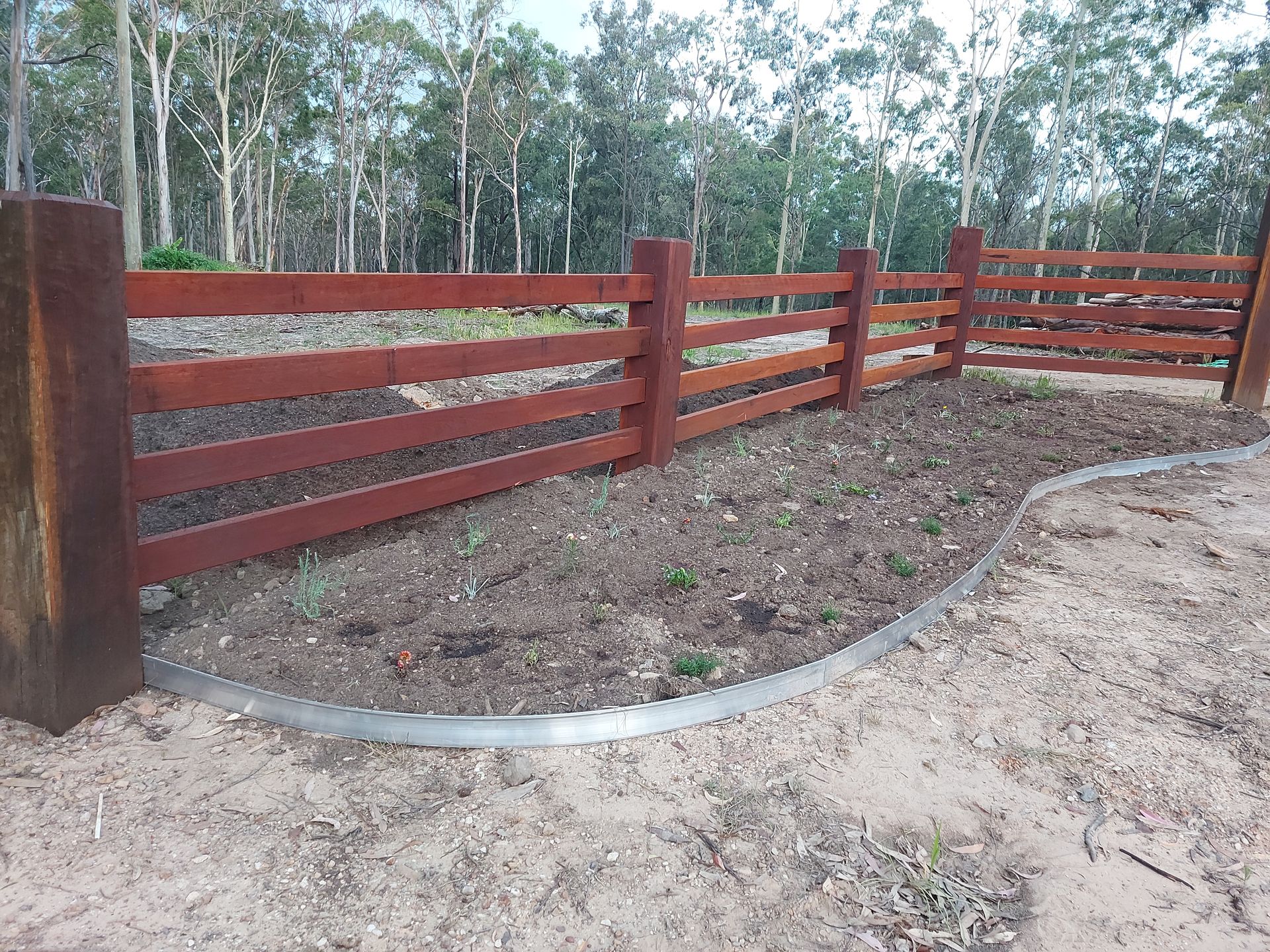 Timber Fencing, Posts, Rails & Gates in Hunter Valley | DGW Wood Products