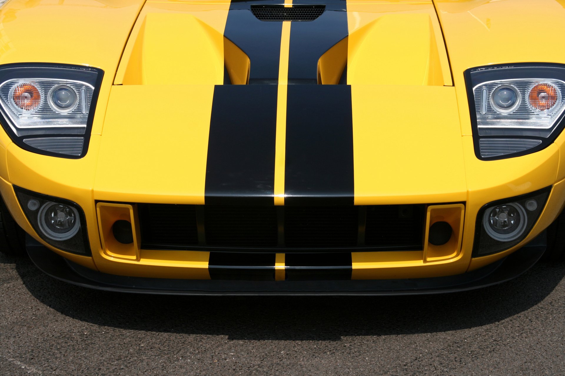 Vinyl Striping & Graphic Services Ocala | Add Race Stripes to Vehicle