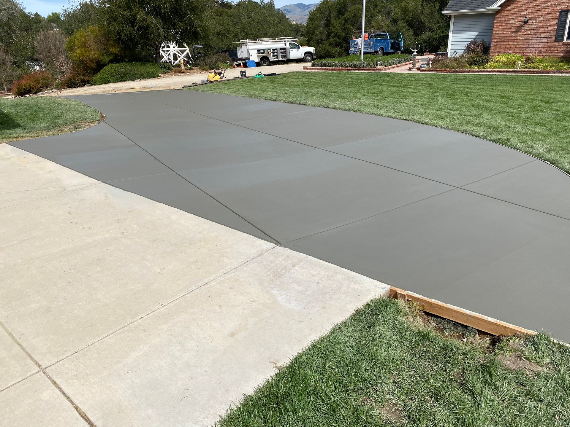 Driveways, RV Slabs, Patios & Sidewalks