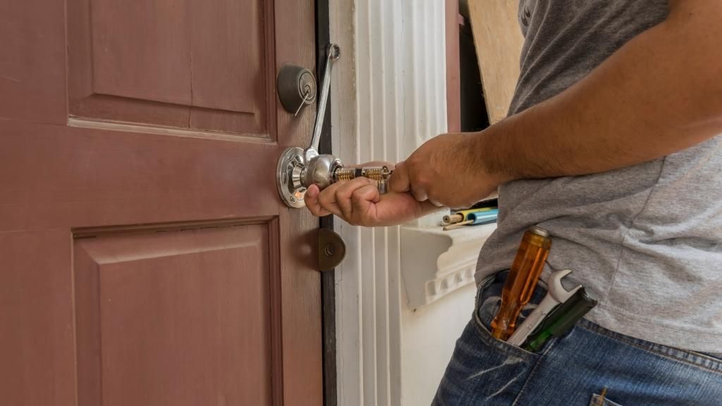 How to Fix a Stuck Door Latch: 6 Effective Methods