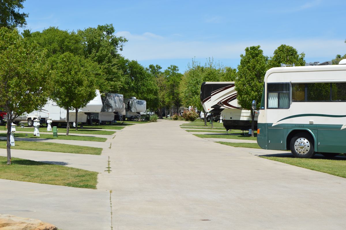 Amenities | Oak Creek RV Park | Weatherford, TX