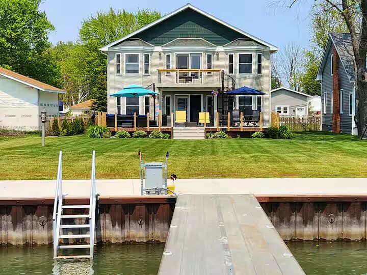 Vacation Rental - Charlie's on the North Channel - Clay Township, MI