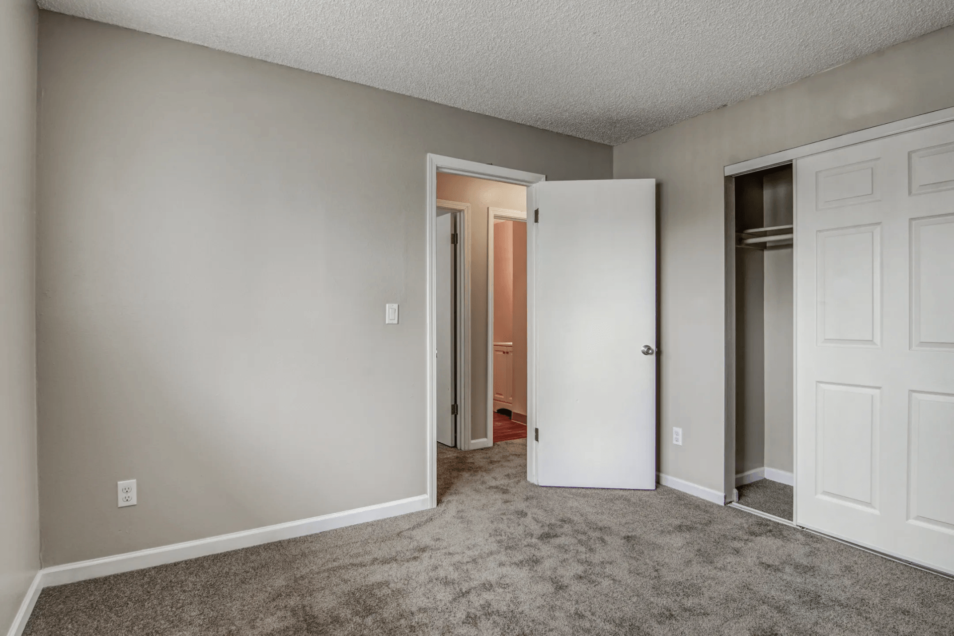 Photos | Covington Square Apartments