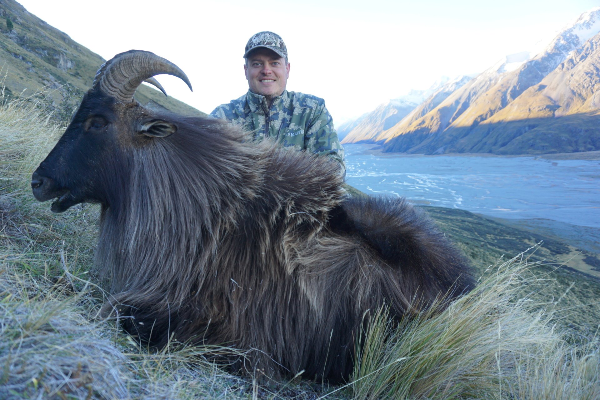 Hunt for Himalayan Tahr - Lochinvar Safaris New Zealand