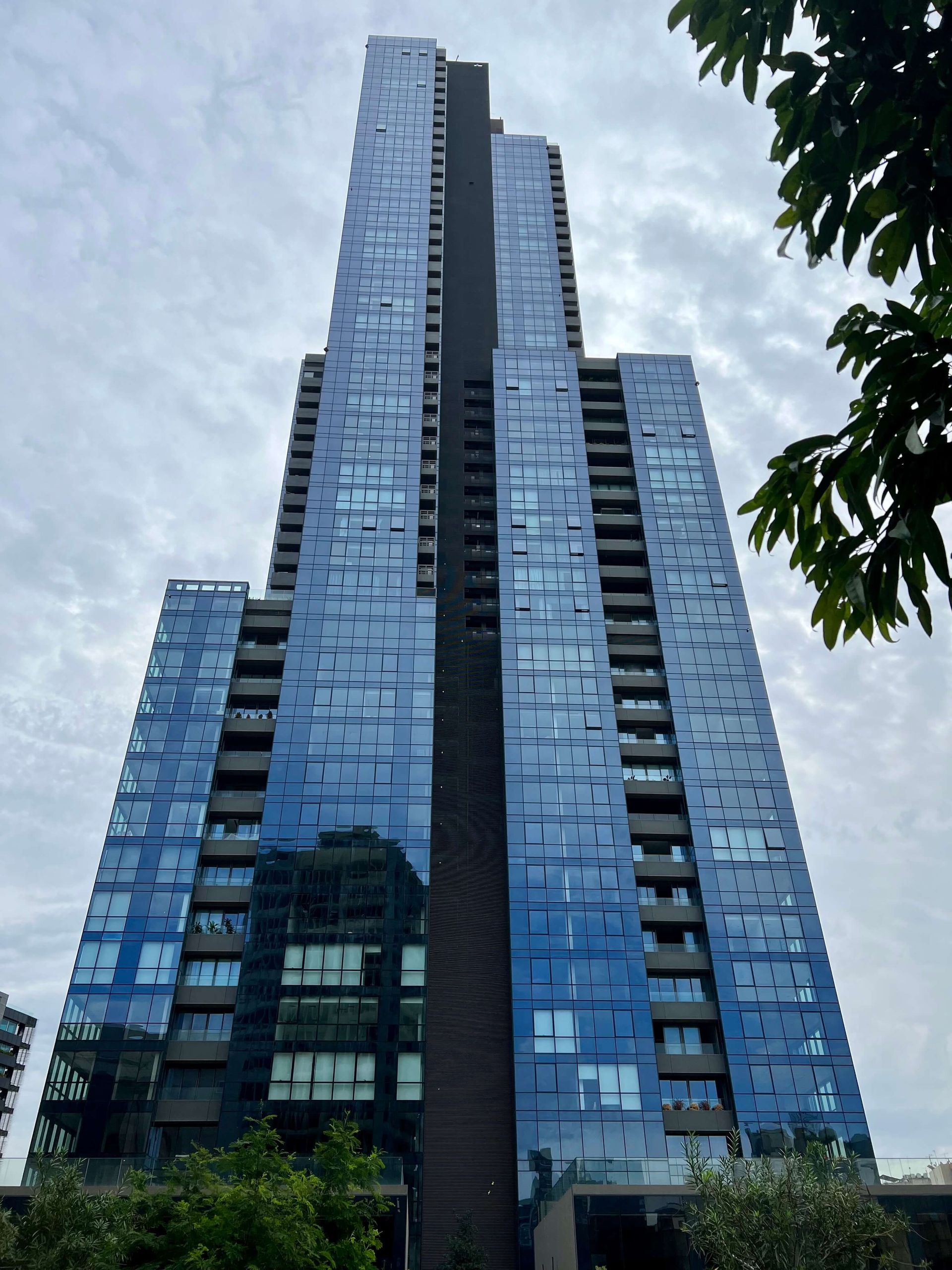 Glassline: Elevating Lebanese Architecture