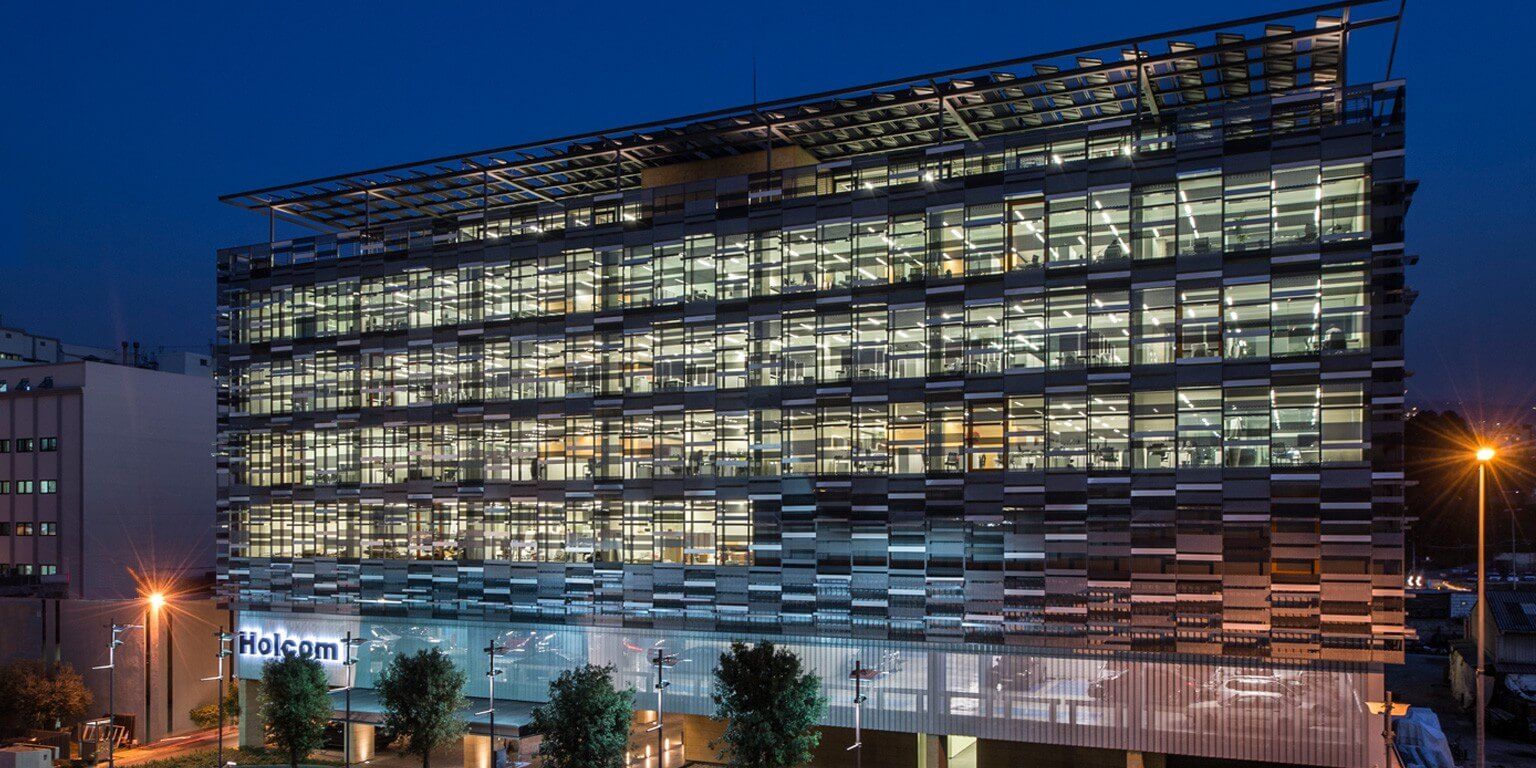 Glassline: Elevating Lebanese Architecture