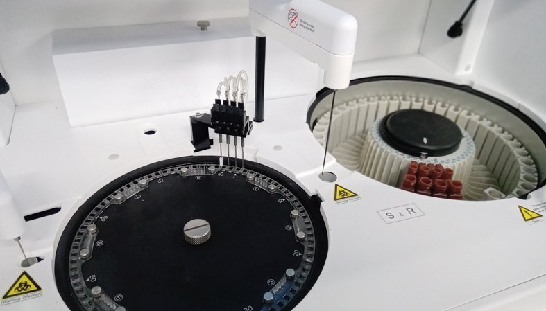 Bernardo Lew- Equipos para especialidades clínicas