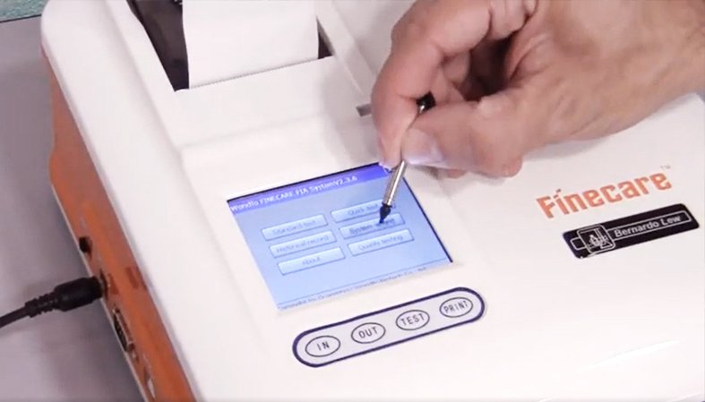 Bernardo Lew Equipos para especialidades clínicas Bs As