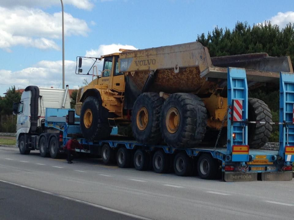 Trasporti eccezionali - Carrara (MS) - Manfredi & Bocchi srl