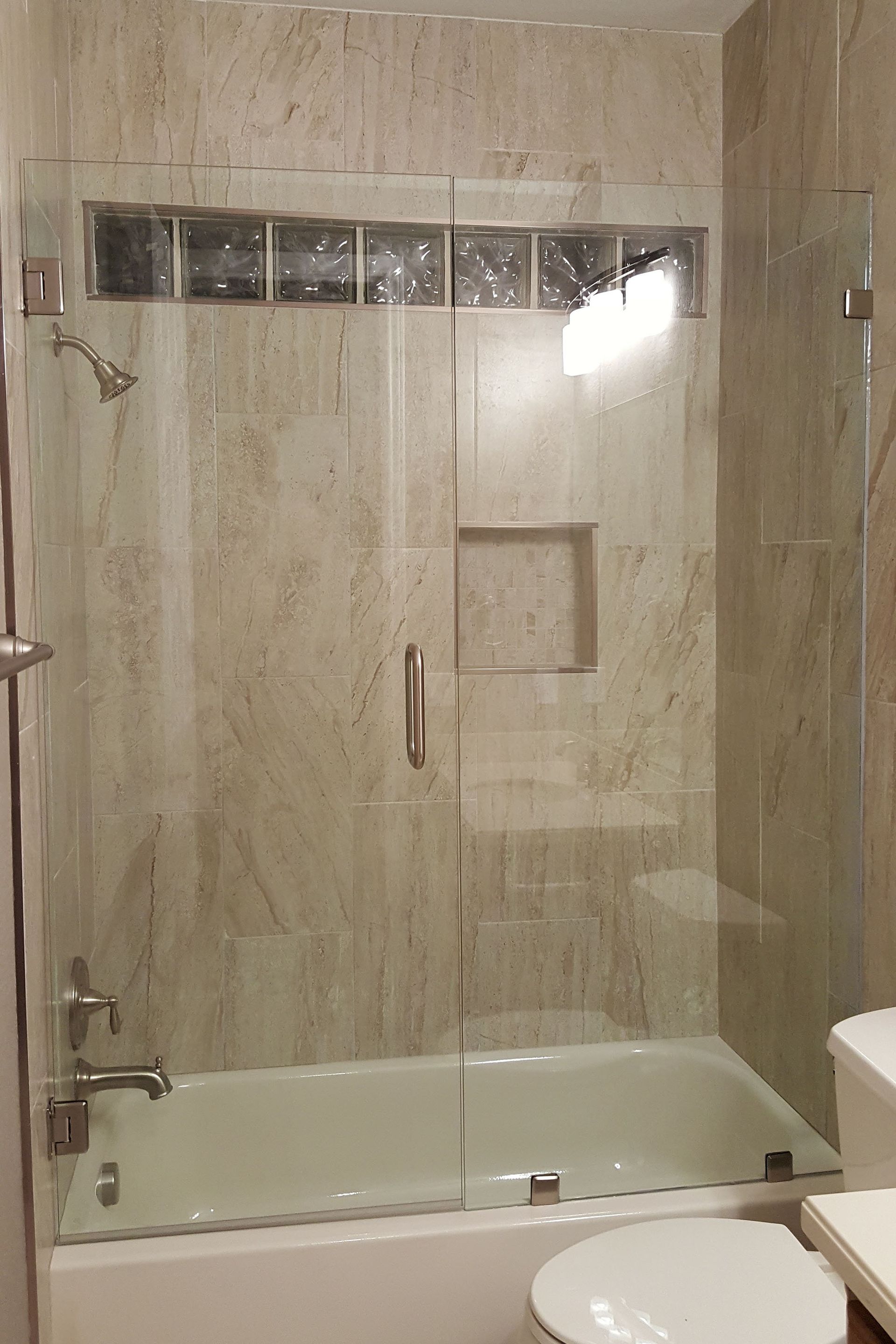 180-Degree & Inline Showers Gallery | Rebecca Creek Impressions LLC