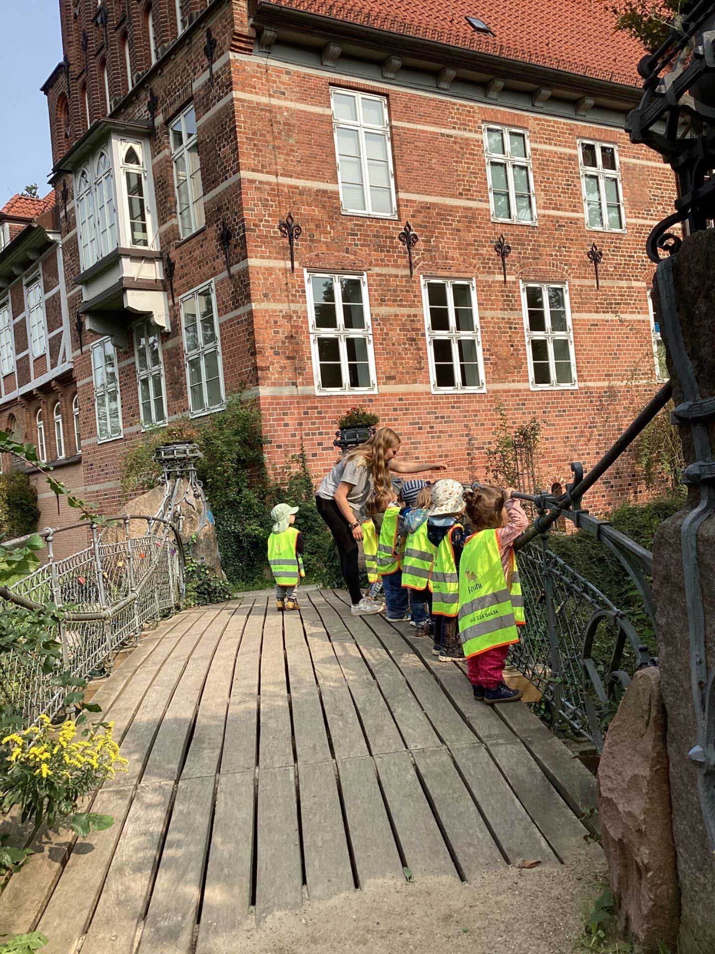 Auf Entdeckungstour🕵️‍♀️ und Verkehrserziehung 🚦🚘