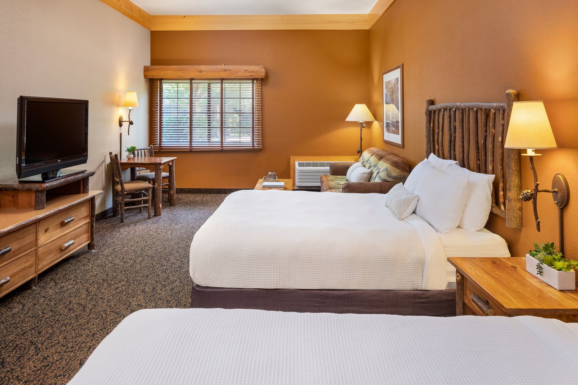 Bantr | Beautifully Furnished Apartments in Rothschild, WI