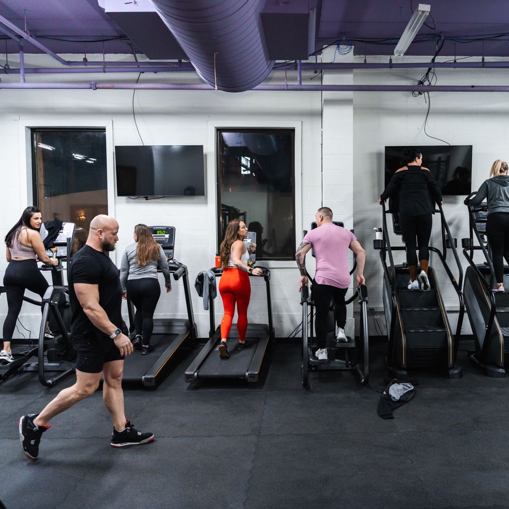 Bantr Hotel | Largest Pool + Hot Tub in Rothschild, WI