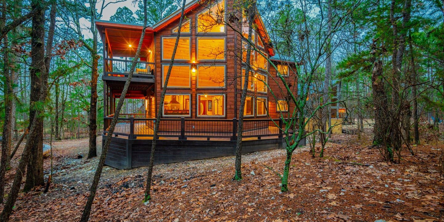 Home [www.luxurybrokenbowcabins.com]