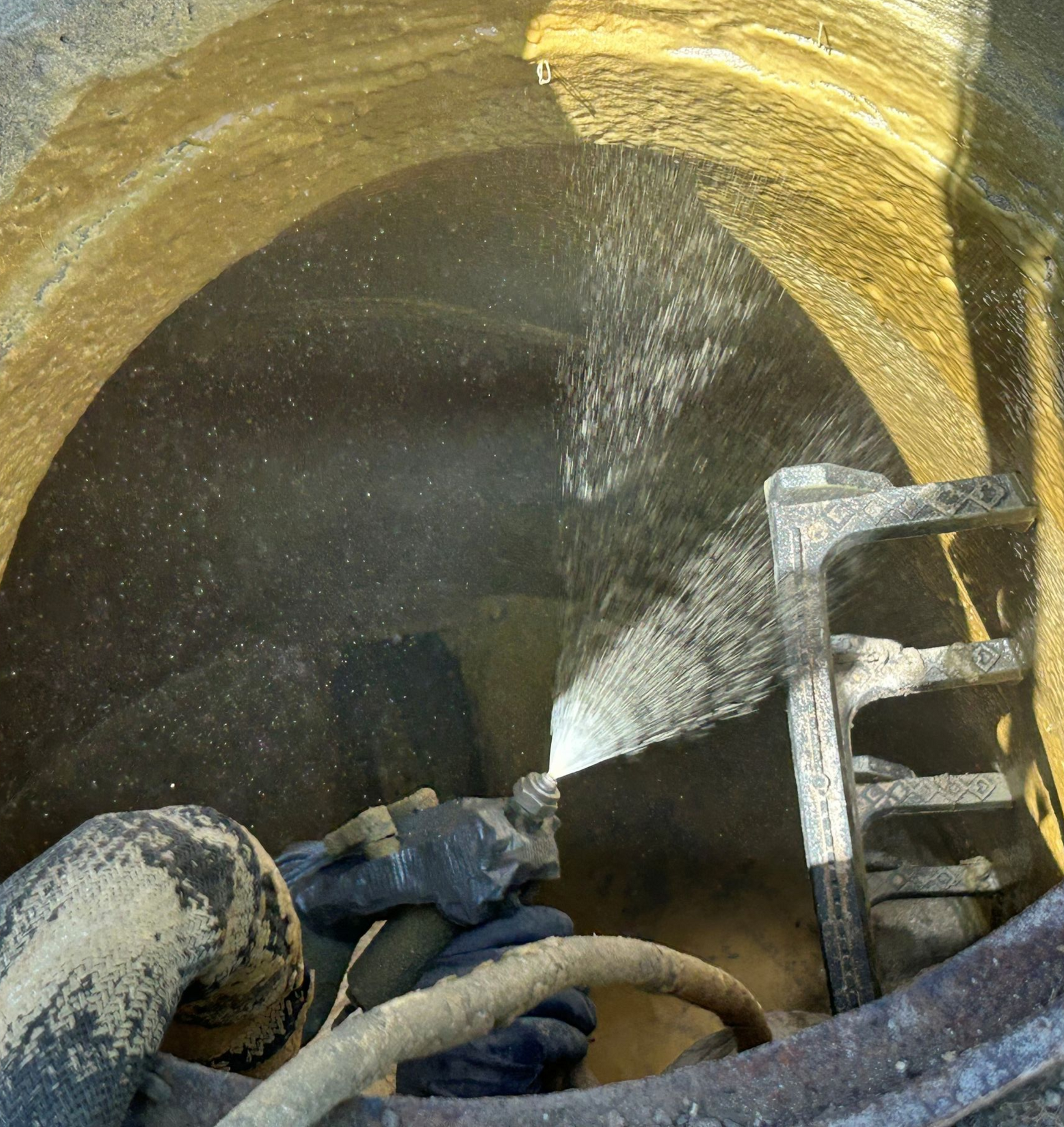 Manhole Liner Failing? The Truth 18 Years Later