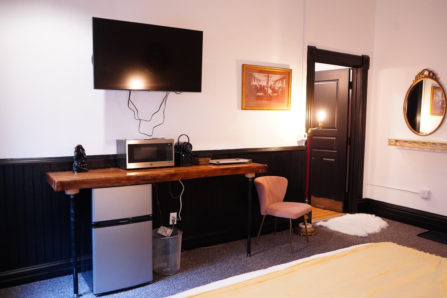 1 King Rooms | The Oliver Inn