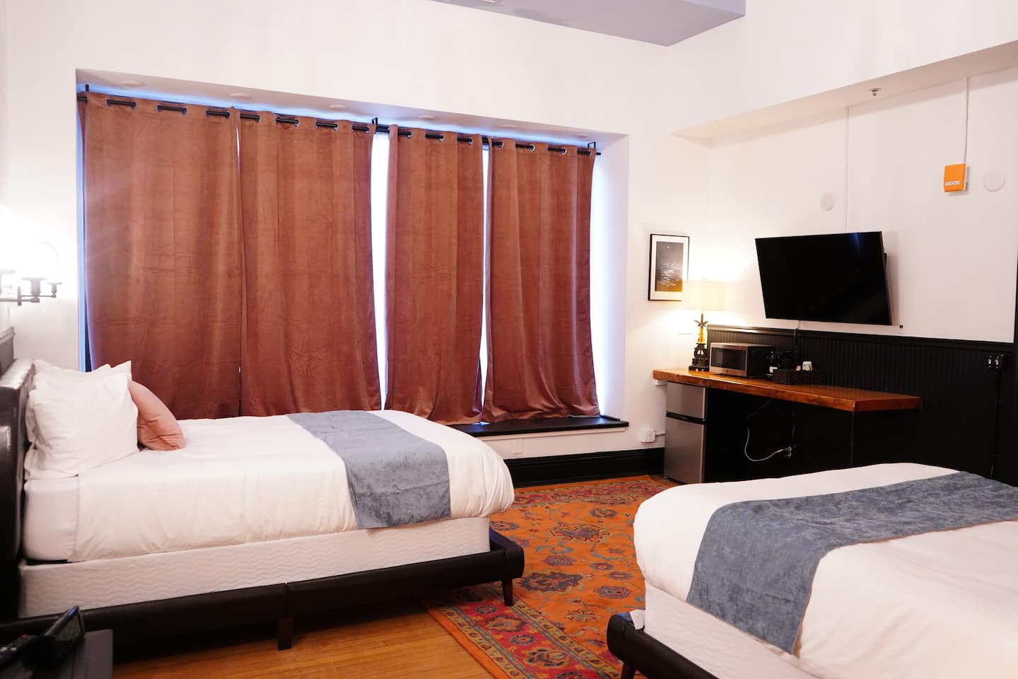 2 Queen Rooms | The Oliver Inn