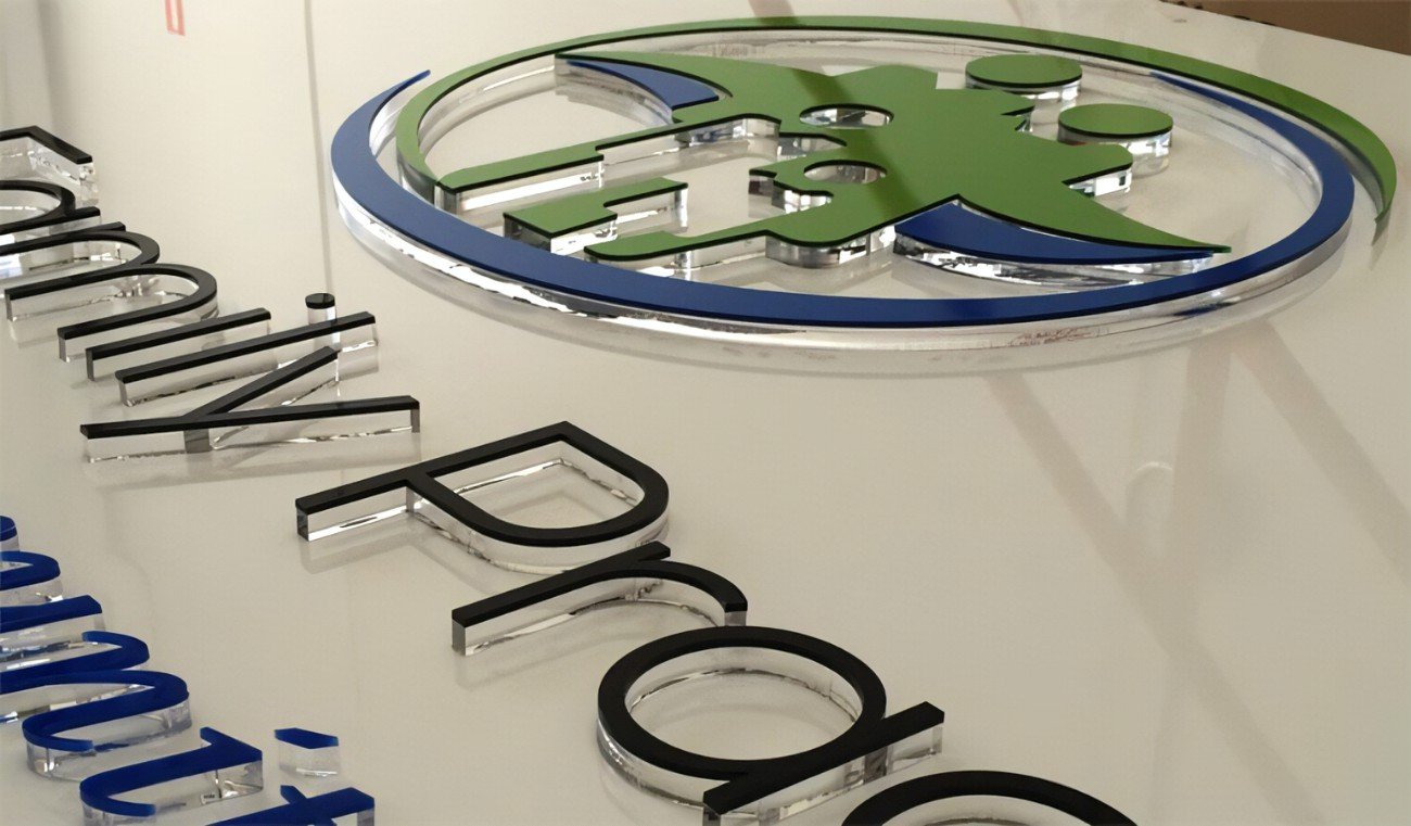 Plastic Letters & Logos | Plastic Signs