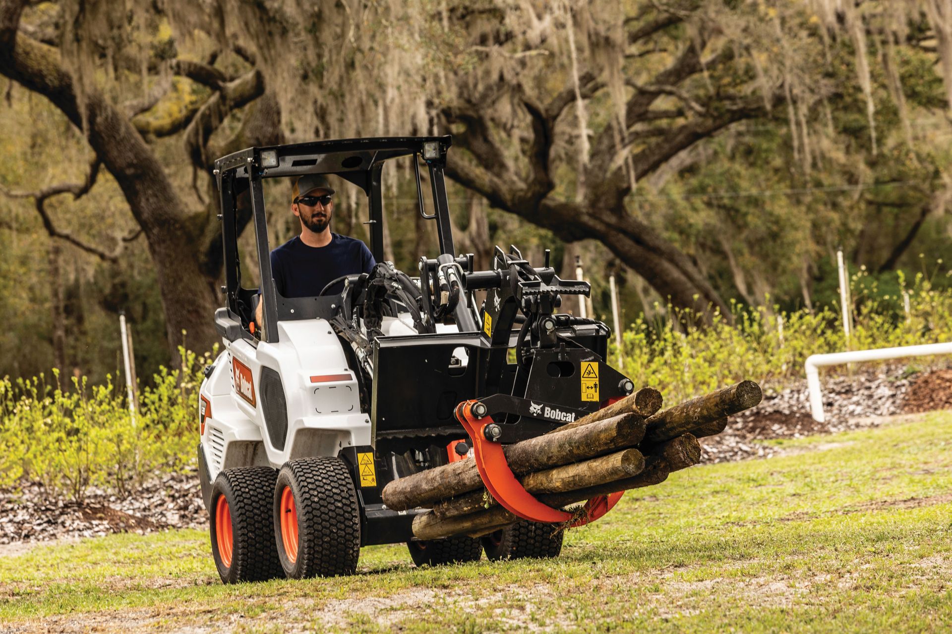Bobcat L28 Small Articulated Loader | M&D Enterprises