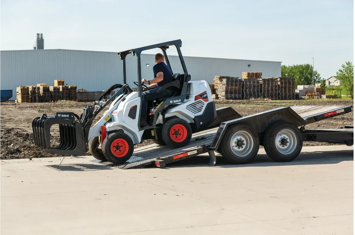 Bobcat L28 Small Articulated Loader | M&D Enterprises