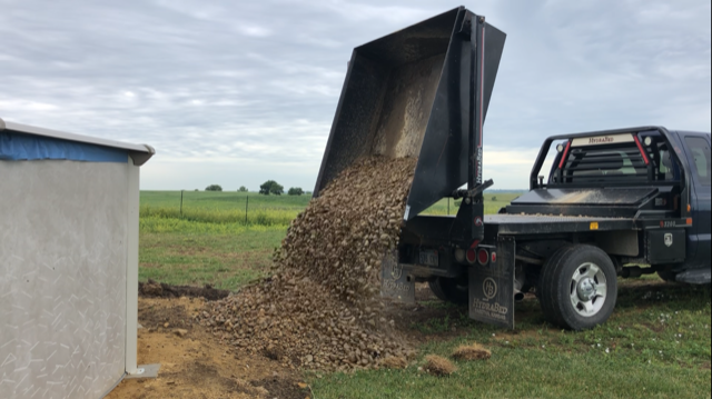 HydraBed & RL Series HydraBed by Triple C, Inc. | Hydraulic Bale Bed