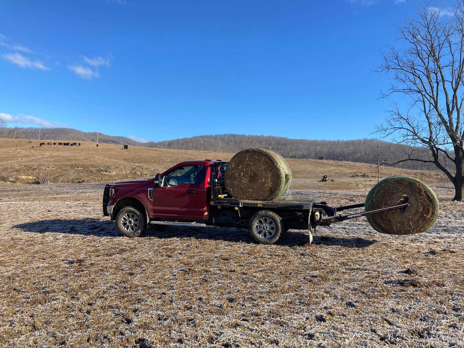 HydraBed & RL Series HydraBed by Triple C, Inc. | Hydraulic Bale Bed