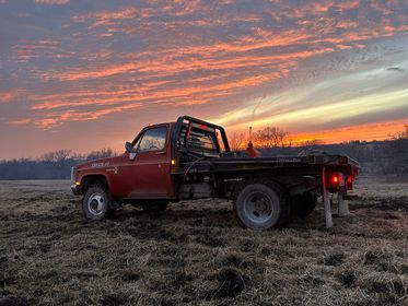 HydraBed & RL Series HydraBed by Triple C, Inc. | Hydraulic Bale Bed