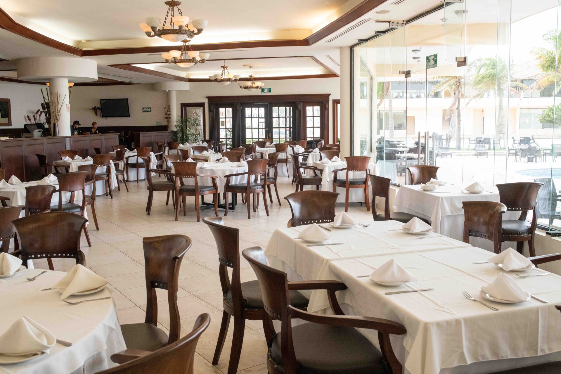 Beachfront Hotel | Arenas del Mar | Playa Miramar