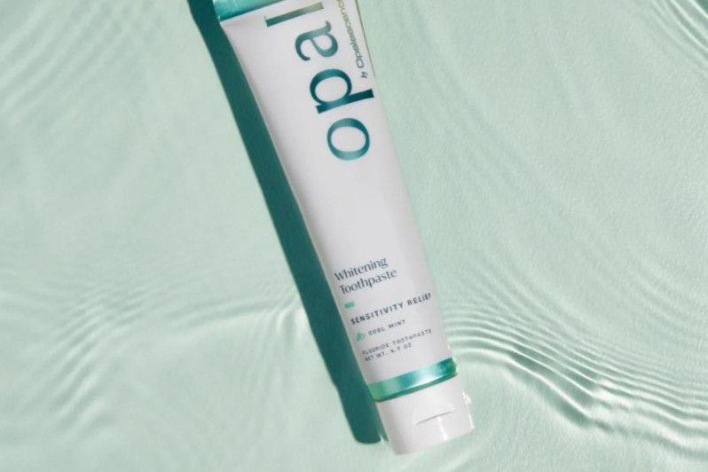 Top 5 Whitening Toothpastes for Sensitive Teeth in 2025