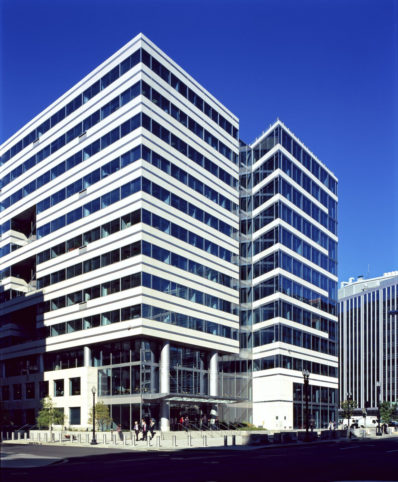 Home [www.mckeondoordc.com]