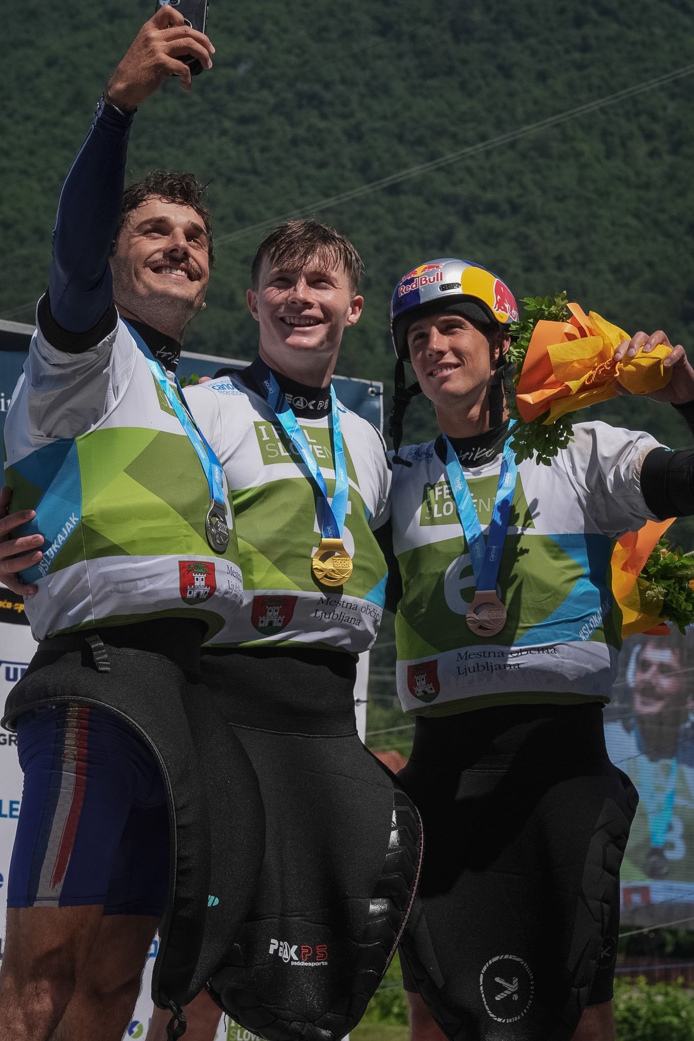 Sam Leaver wins gold at the Slalom World Cup