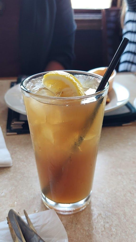 Family Dining & Bar in Northbrook | Best Burgers | Landmark Inn