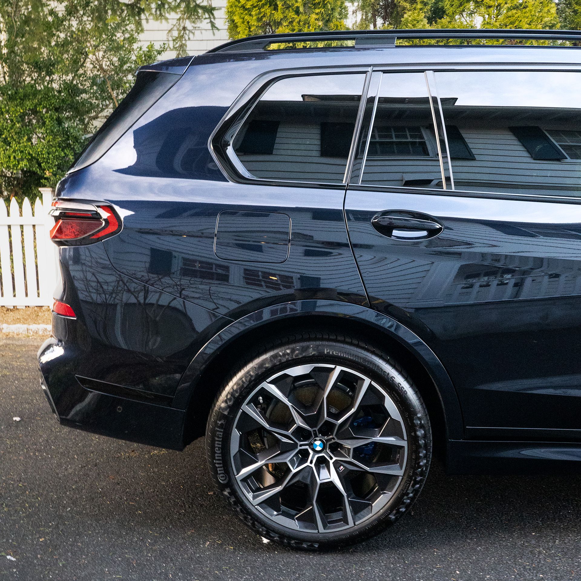 A Professional Detailer's Guide to Removing Paint Transfer on Cars