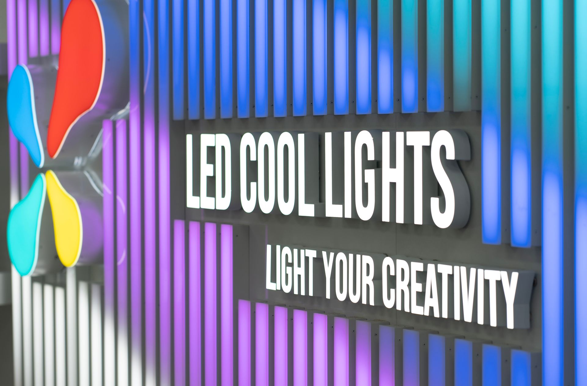 Home [www.ledcoollights.com]