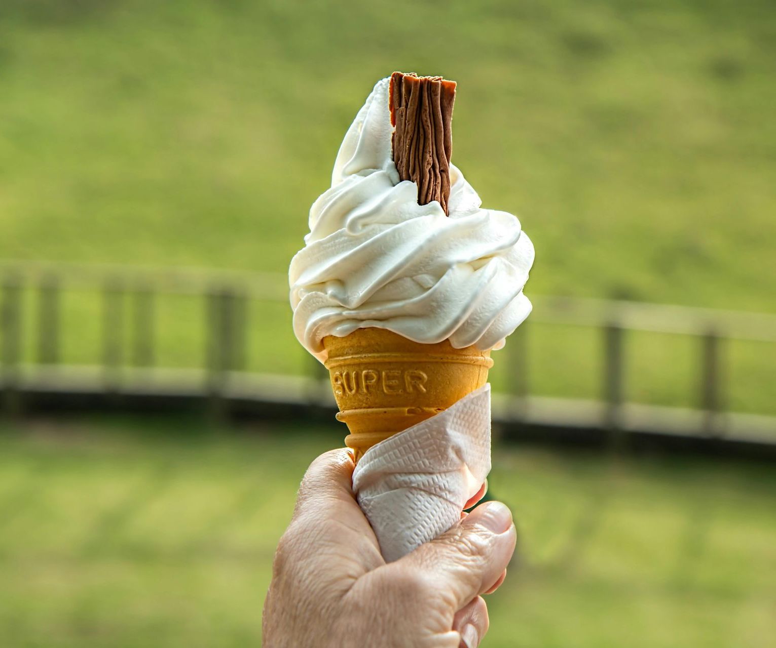 Ice Cream in Townsville | Frosty Whip Ice Cream Vans