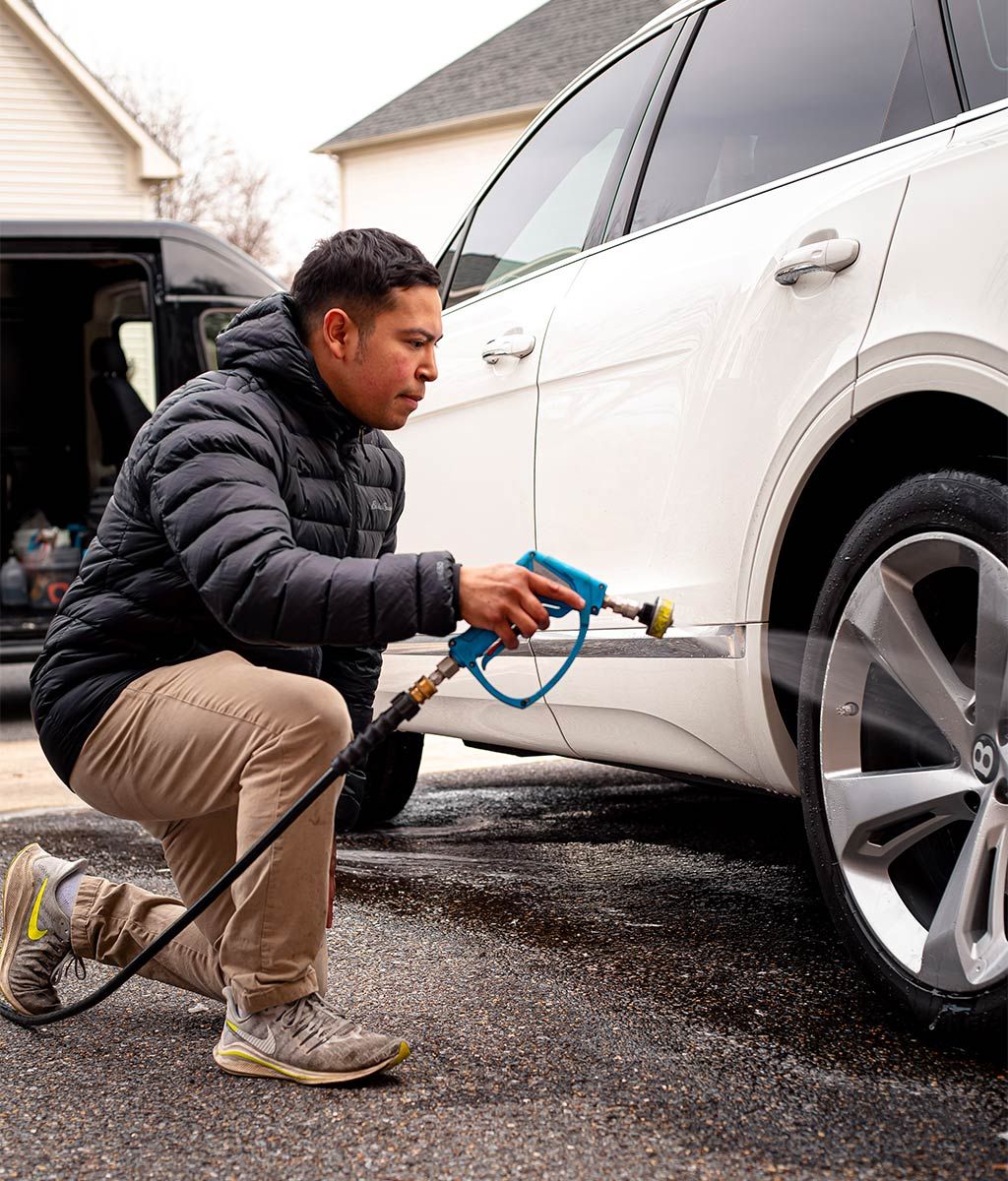 Basic Wash vs. Full Detailing: A Comprehensive Guide