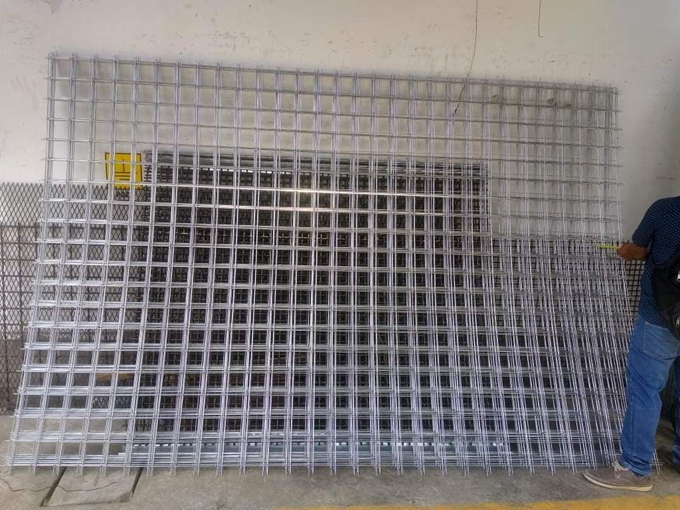 Fabricación y comercialización de mallas metálicas de acero inoxidable