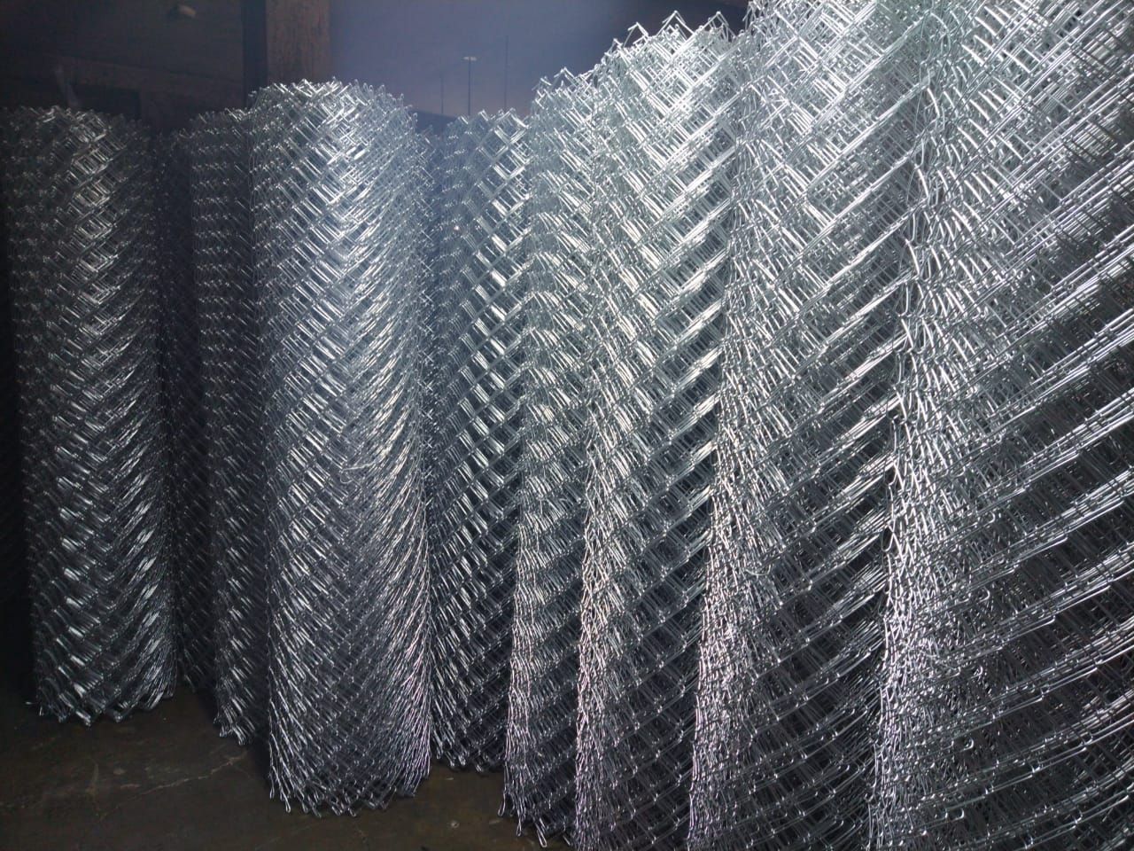 Fabricación y comercialización de mallas metálicas de acero inoxidable