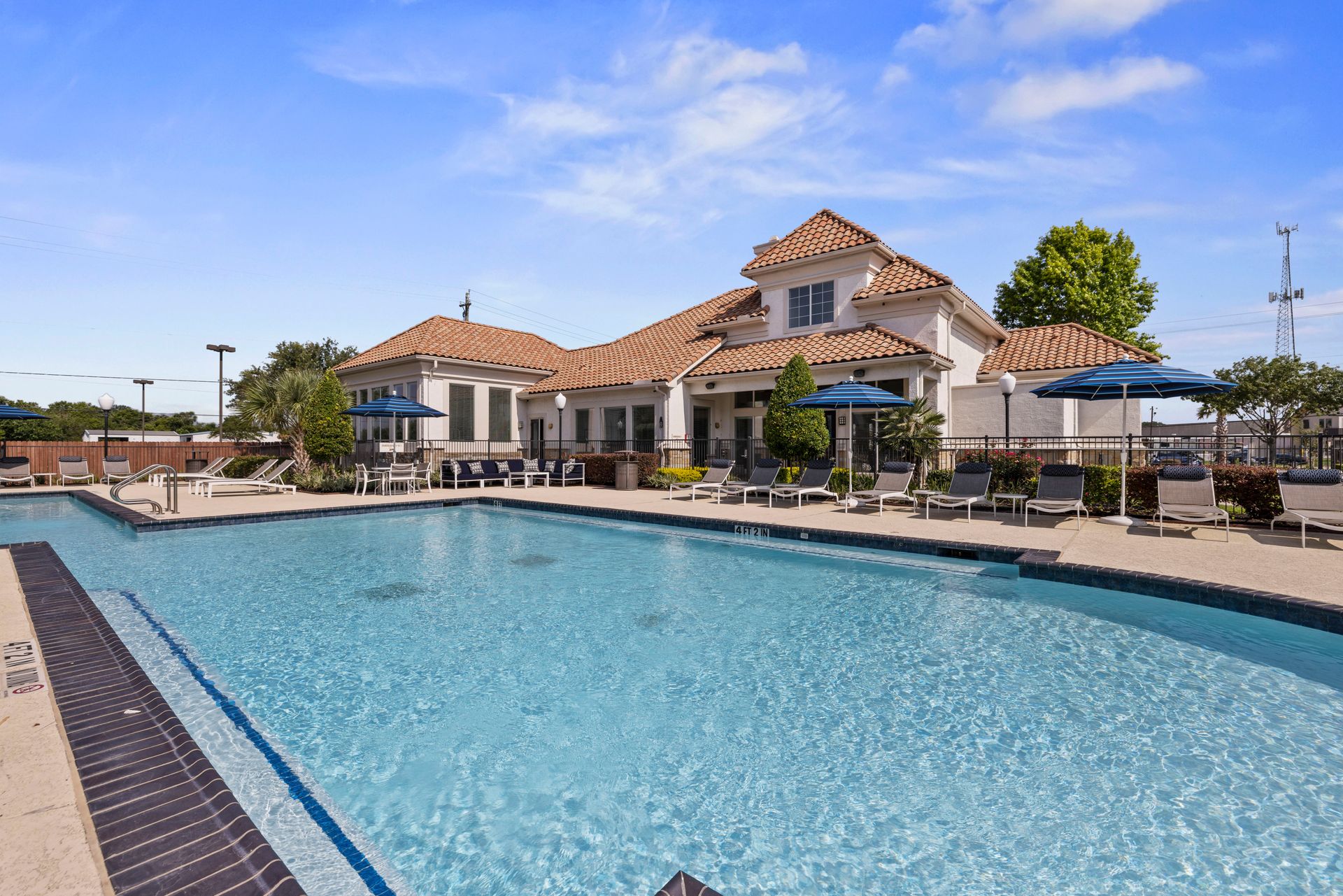 Gallery | Apartments for Rent in Webster, TX | Watersedge