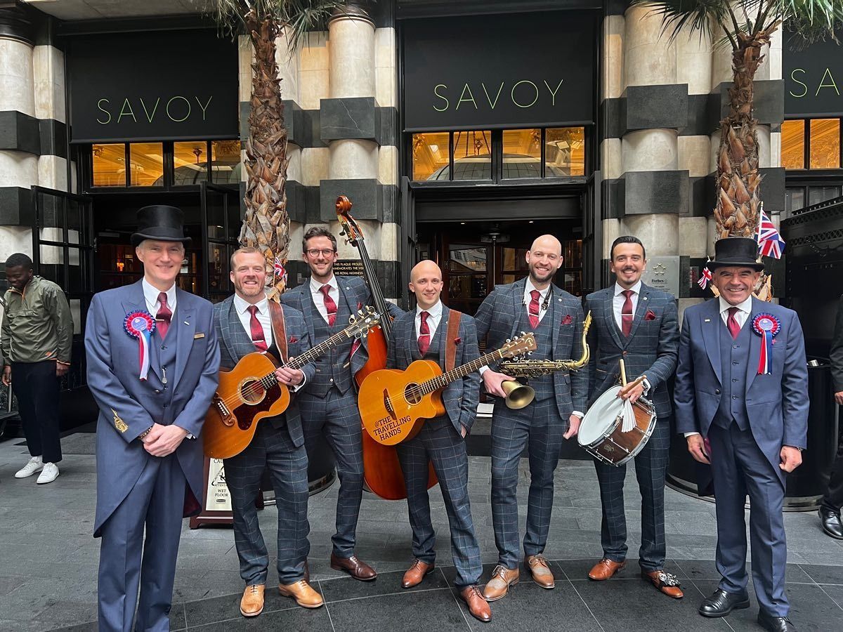 About | London Roaming Band | The Travelling Hands