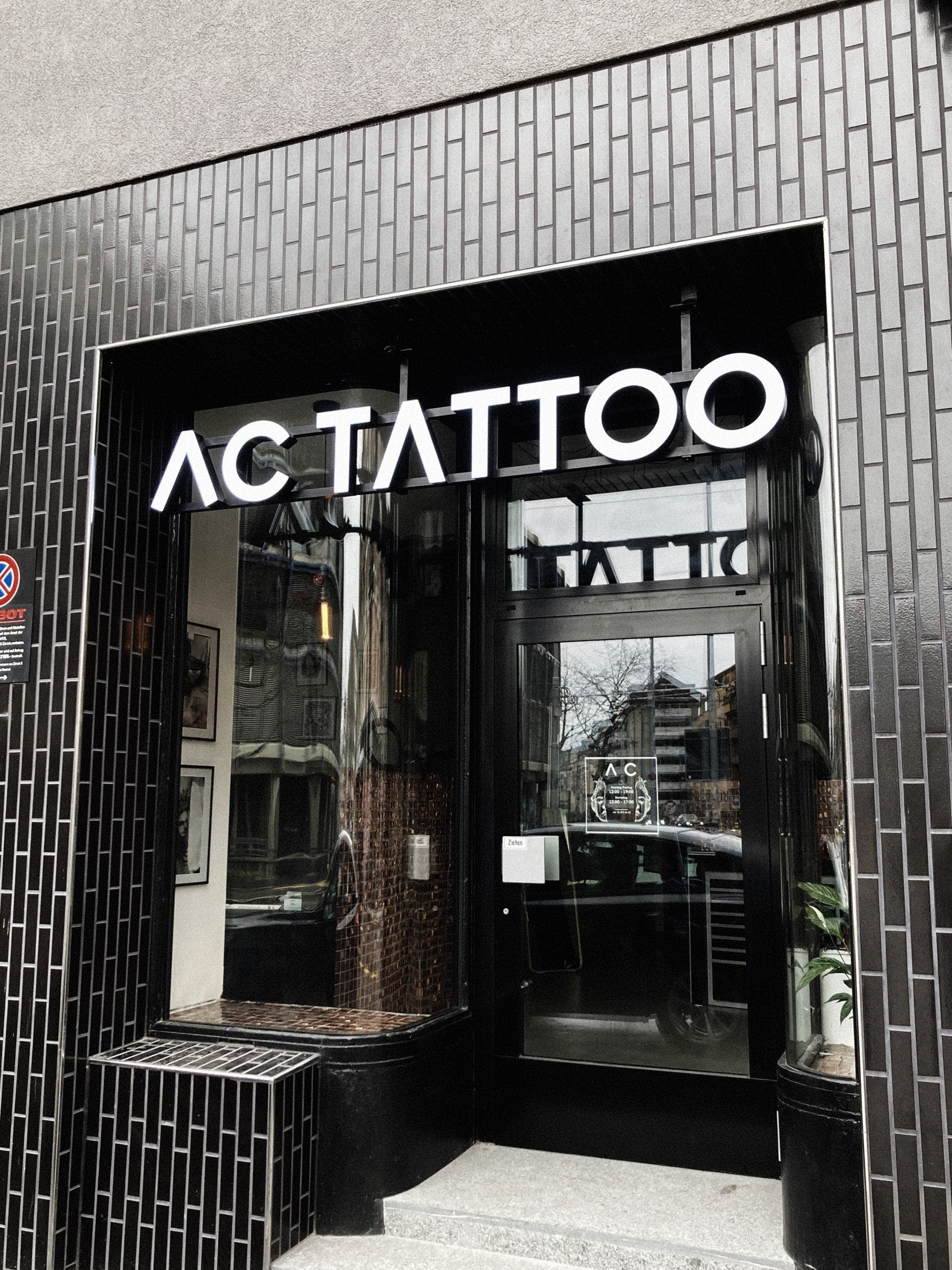 AC Tattoo Studio Zürich – Abstract & Artistic Tattoos.