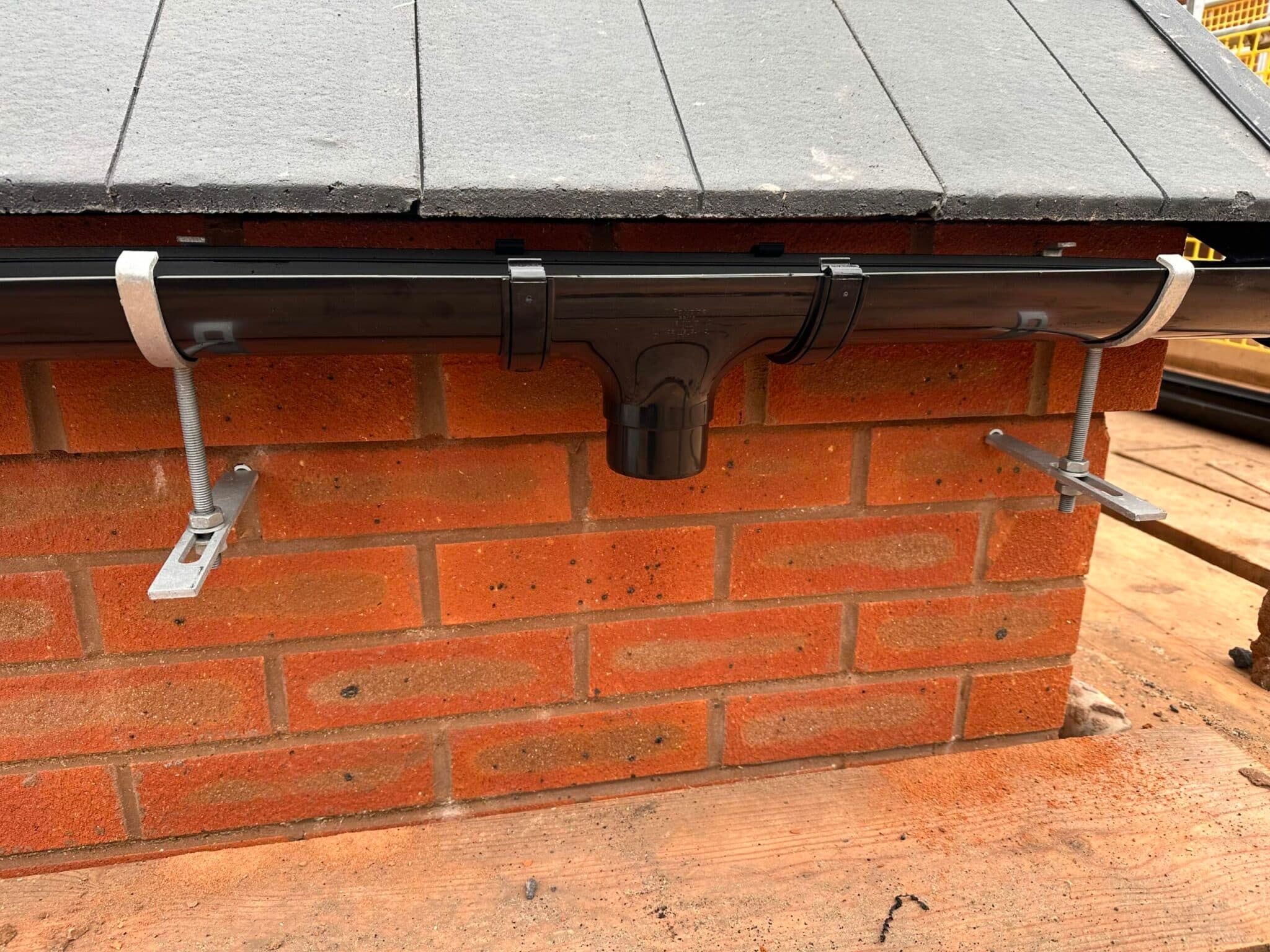 Metal & Glass - Surefix Rise & Fall Gutter Bracket