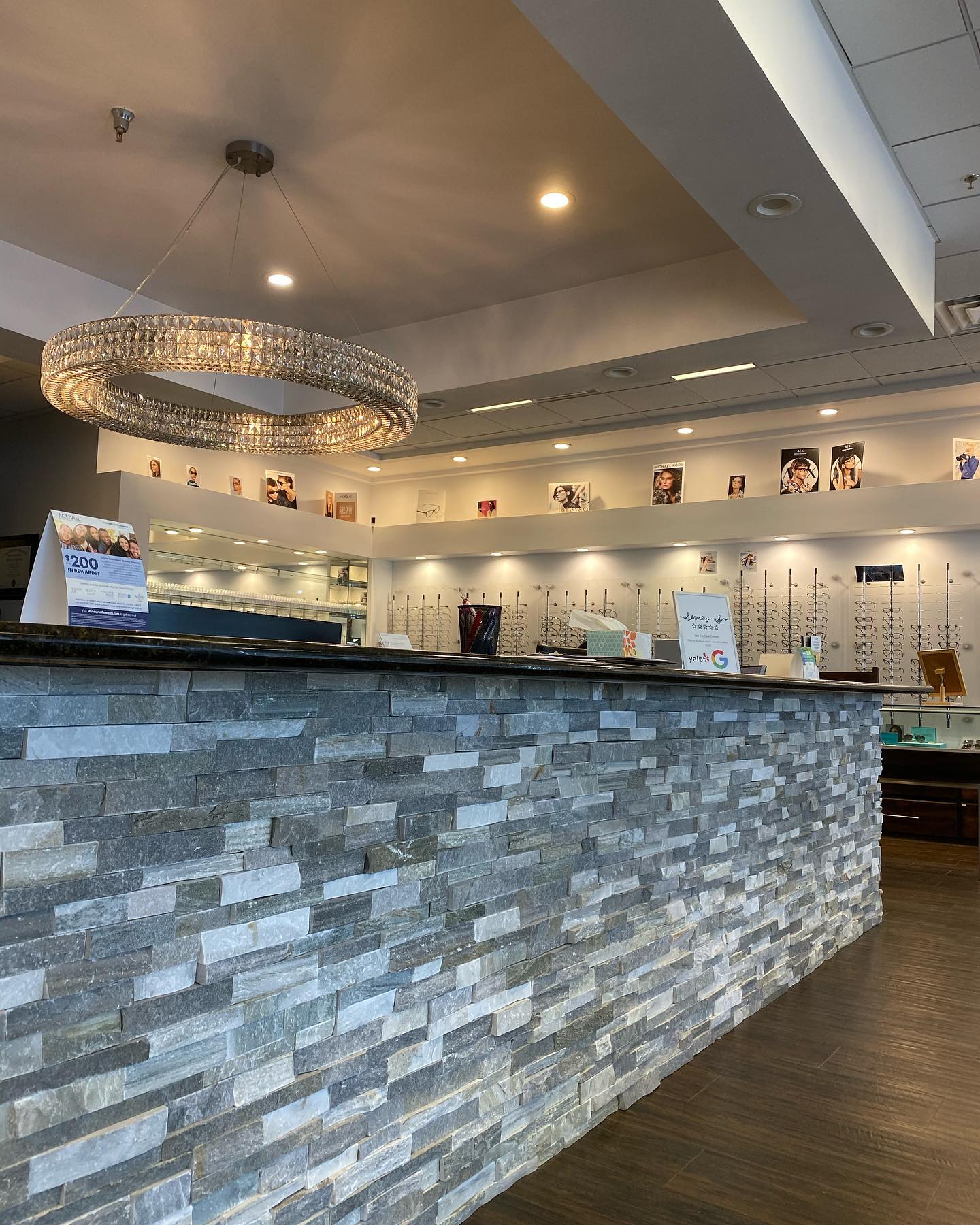 Optometrists, Eyeglasses and Contacts in Mesa | Lee Eyecare Center