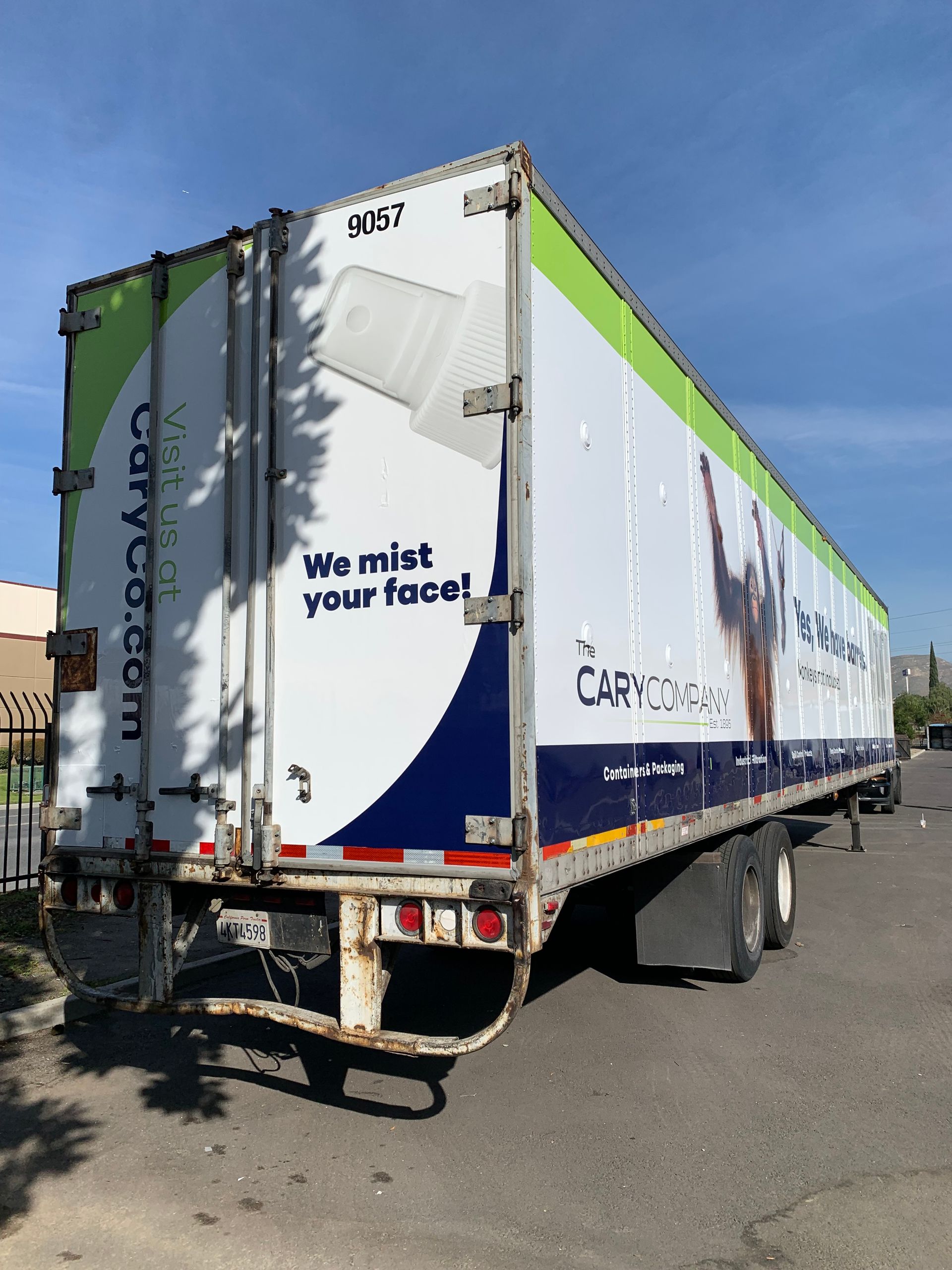 Trailer Graphics in Bensenville, IL | Fleet Branding Experts