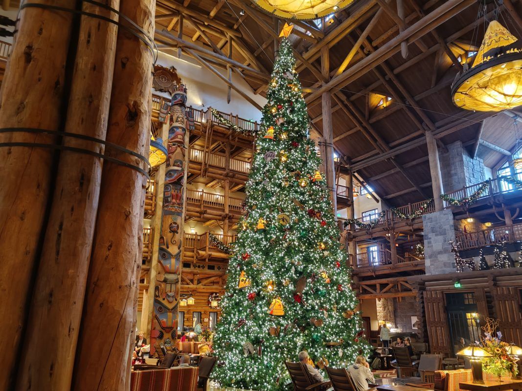 Your Guide to the Best Disney Hotels to Visit This Christmas!