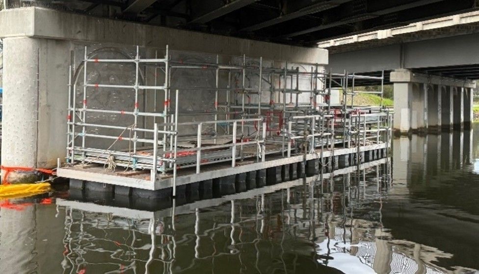 Pontoon Hire